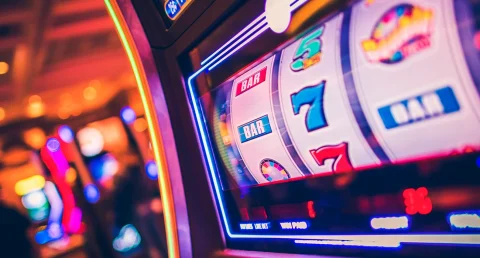 How to Read Slot Machine Pay Tables: Understanding the Symbols and ...